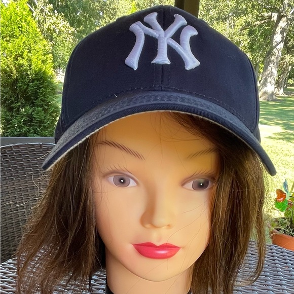 Outdoor Cap | Accessories | Adult New York Yankees Official Mlb Cap ...